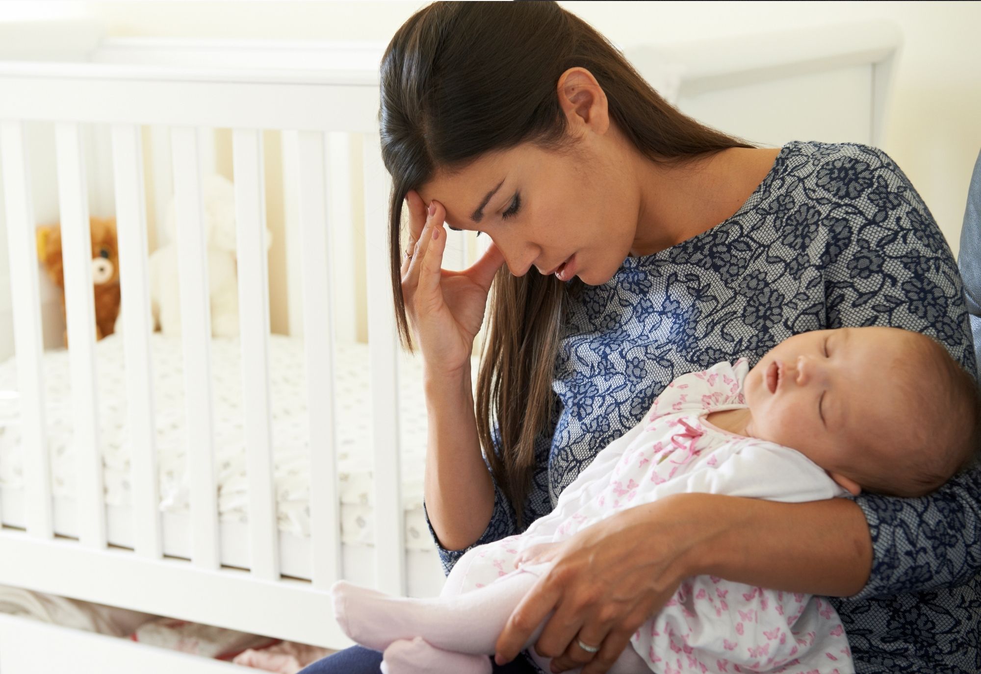 Aprende a distinguir la depresión posparto del “baby blue” - Clinica Relox